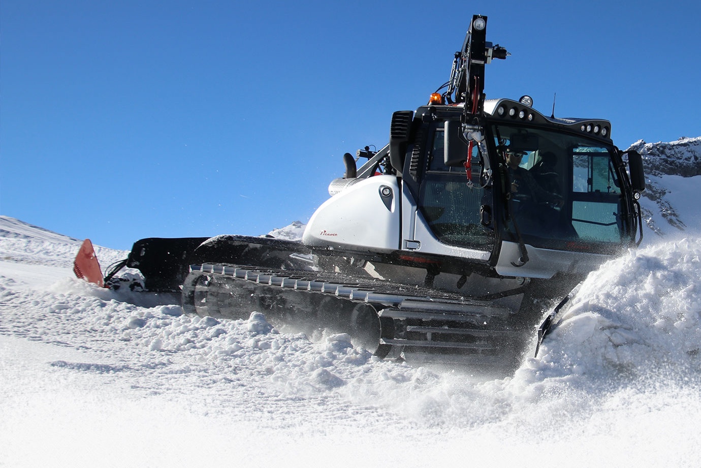 PRINOTH snow groomers - Sniega Tehnika